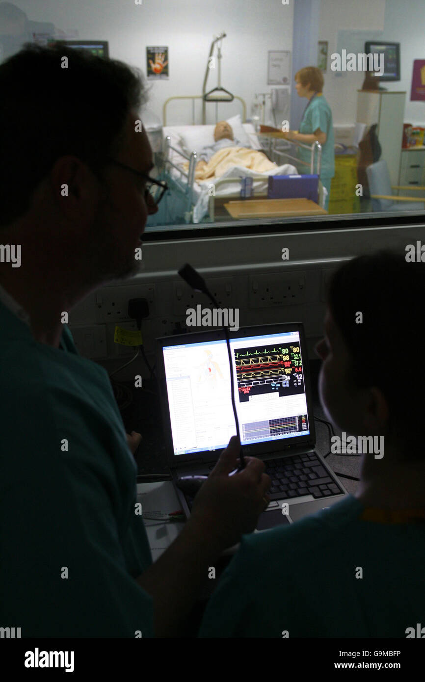 One way mirror observe hi-res stock photography and images - Alamy