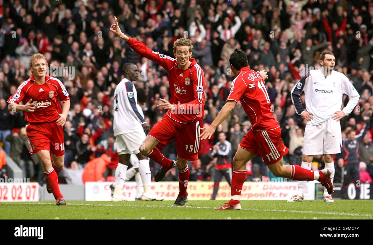 Peter crouch celebrates scoring for liverpool hi-res stock photography ...