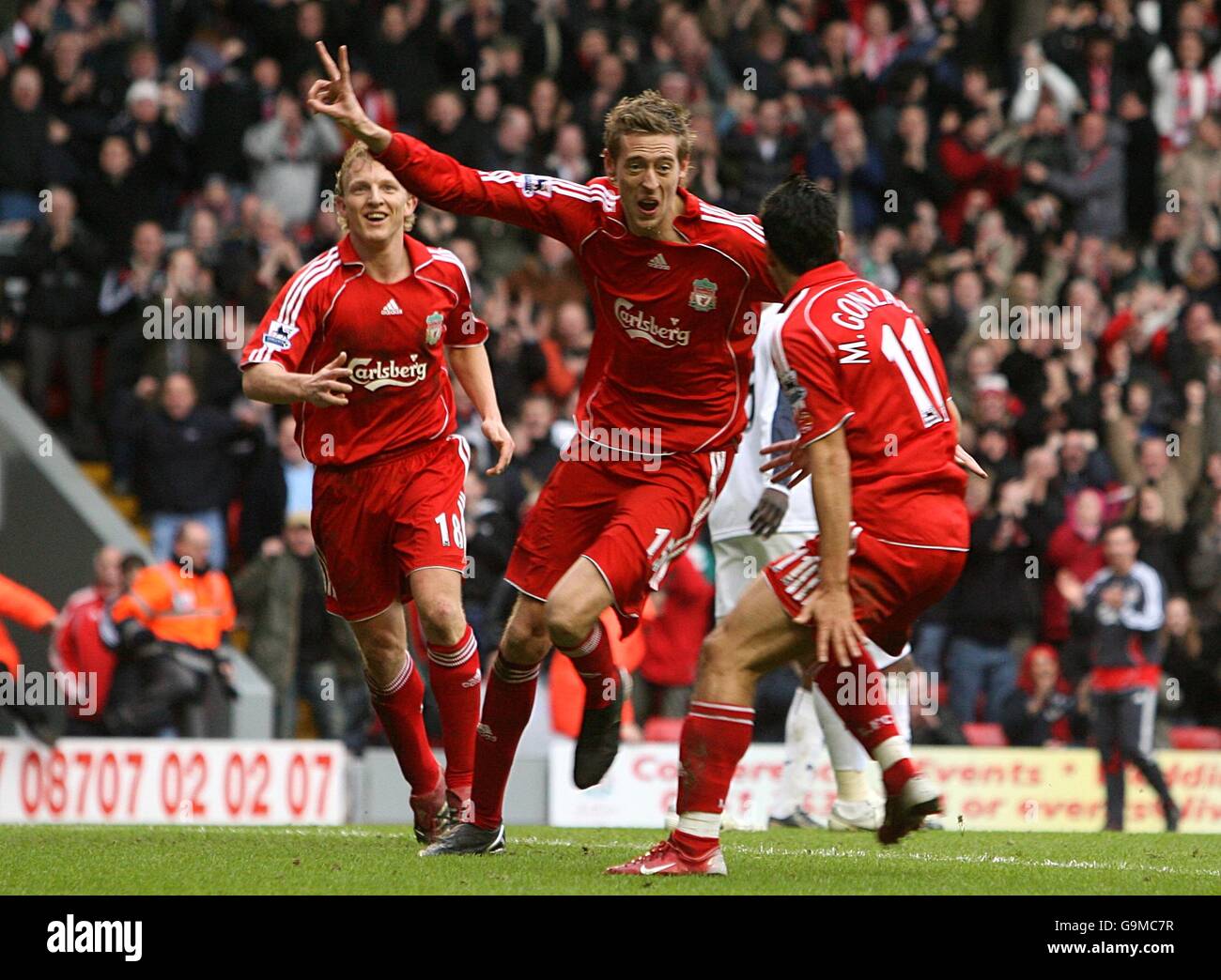 Liverpools peter crouch the opening goal in the half hi-res stock ...