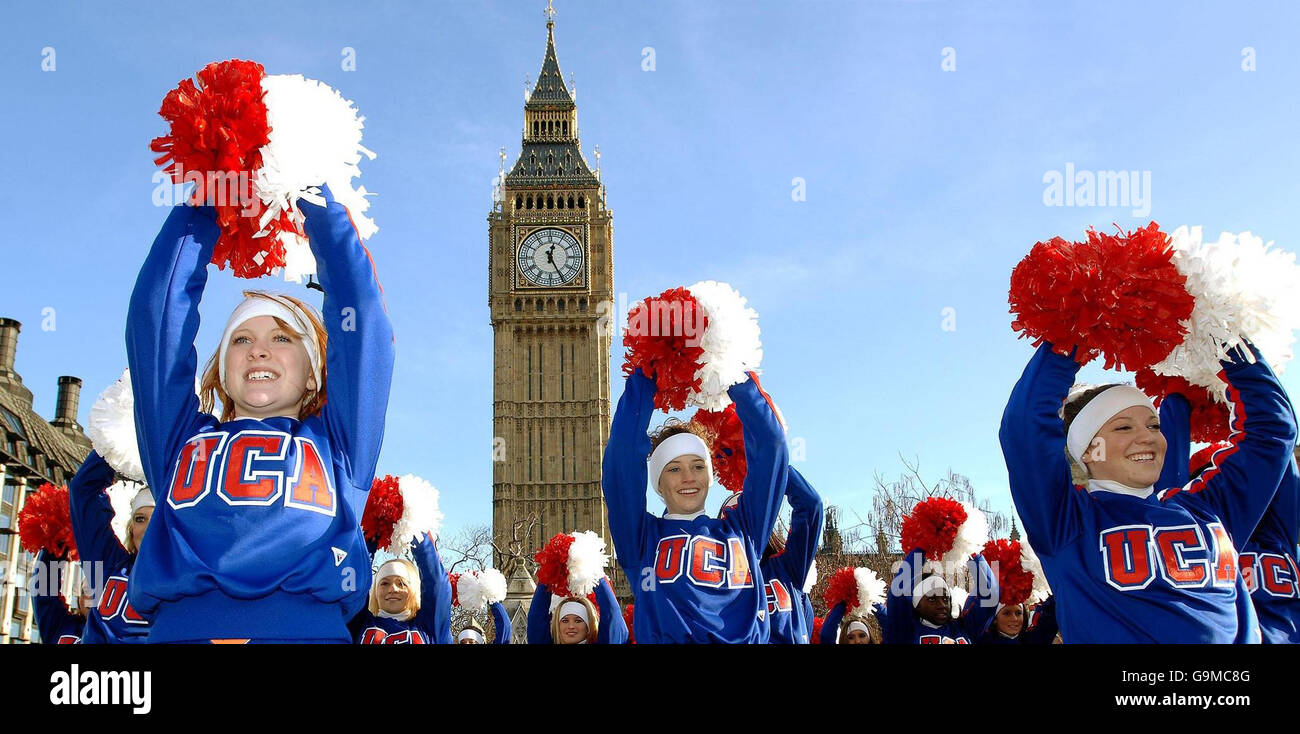 New Year's Day Parade. American cheerleaders entertain the crowds at ...