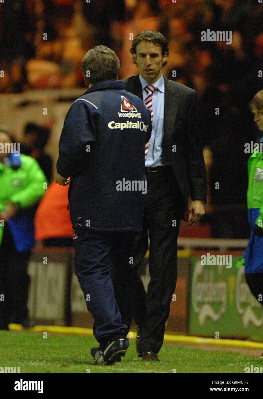 Middlesbrough manager Gareth Southgate and Sheffield United manager ...