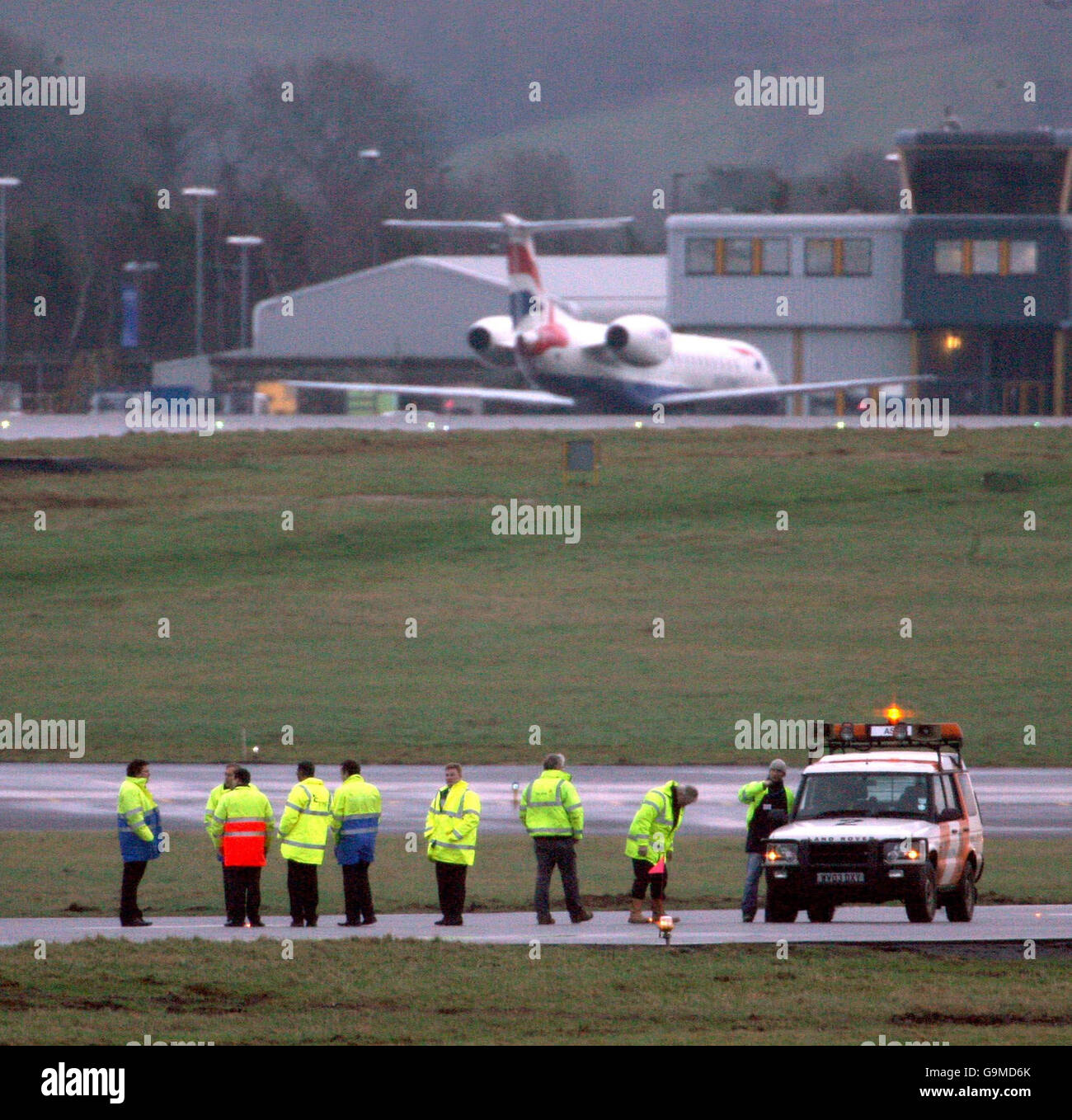 Airlines welcome runway closure Stock Photo - Alamy