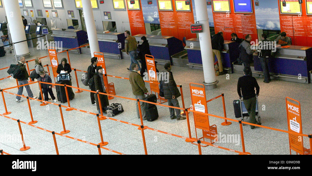 Airlines welcome runway closure Stock Photo - Alamy