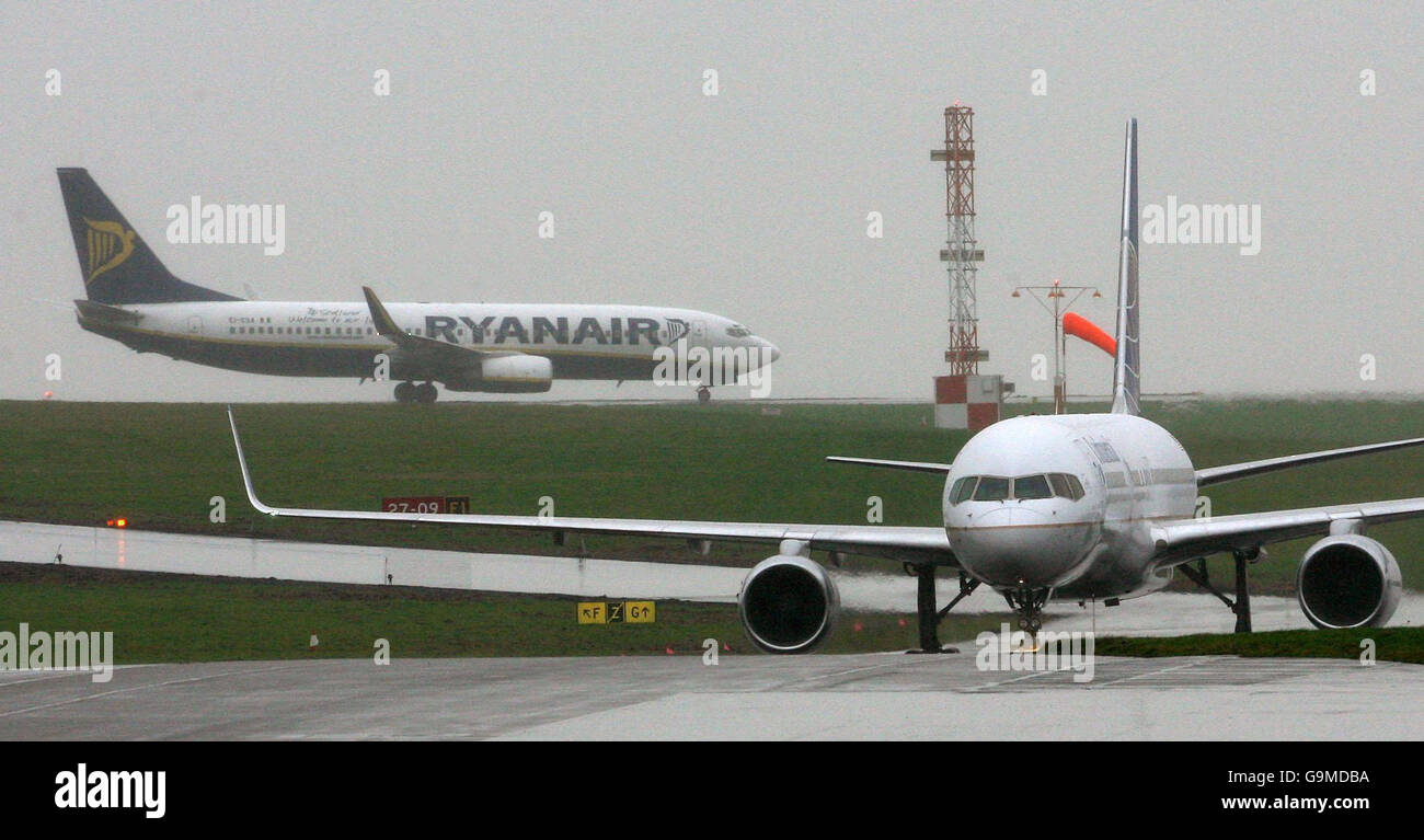 Bristol Airport runway reopens Stock Photo - Alamy