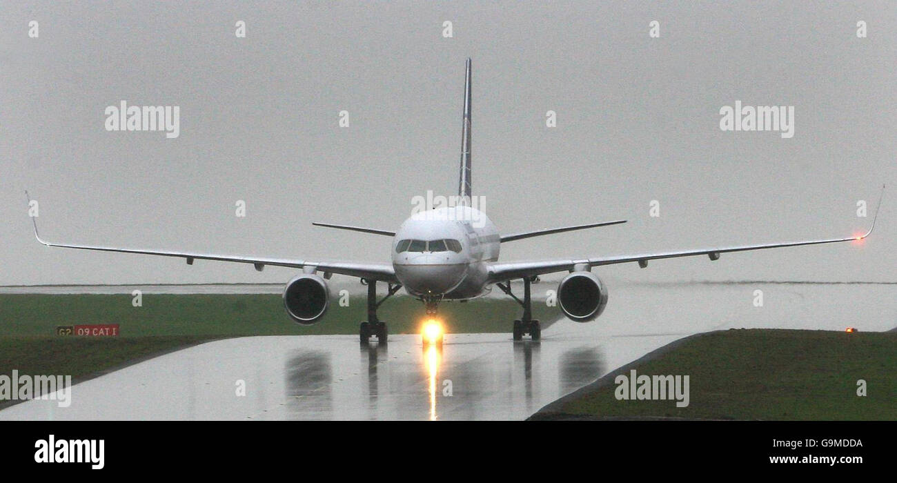 Bristol Airport runway reopens Stock Photo - Alamy