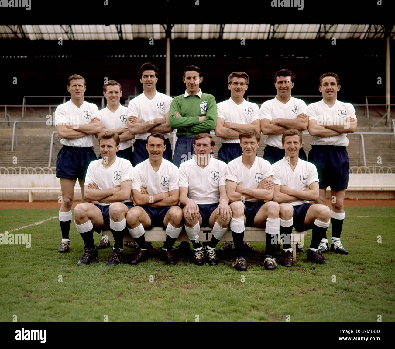 Tottenham hotspur team group back row l r hi-res stock photography and ...