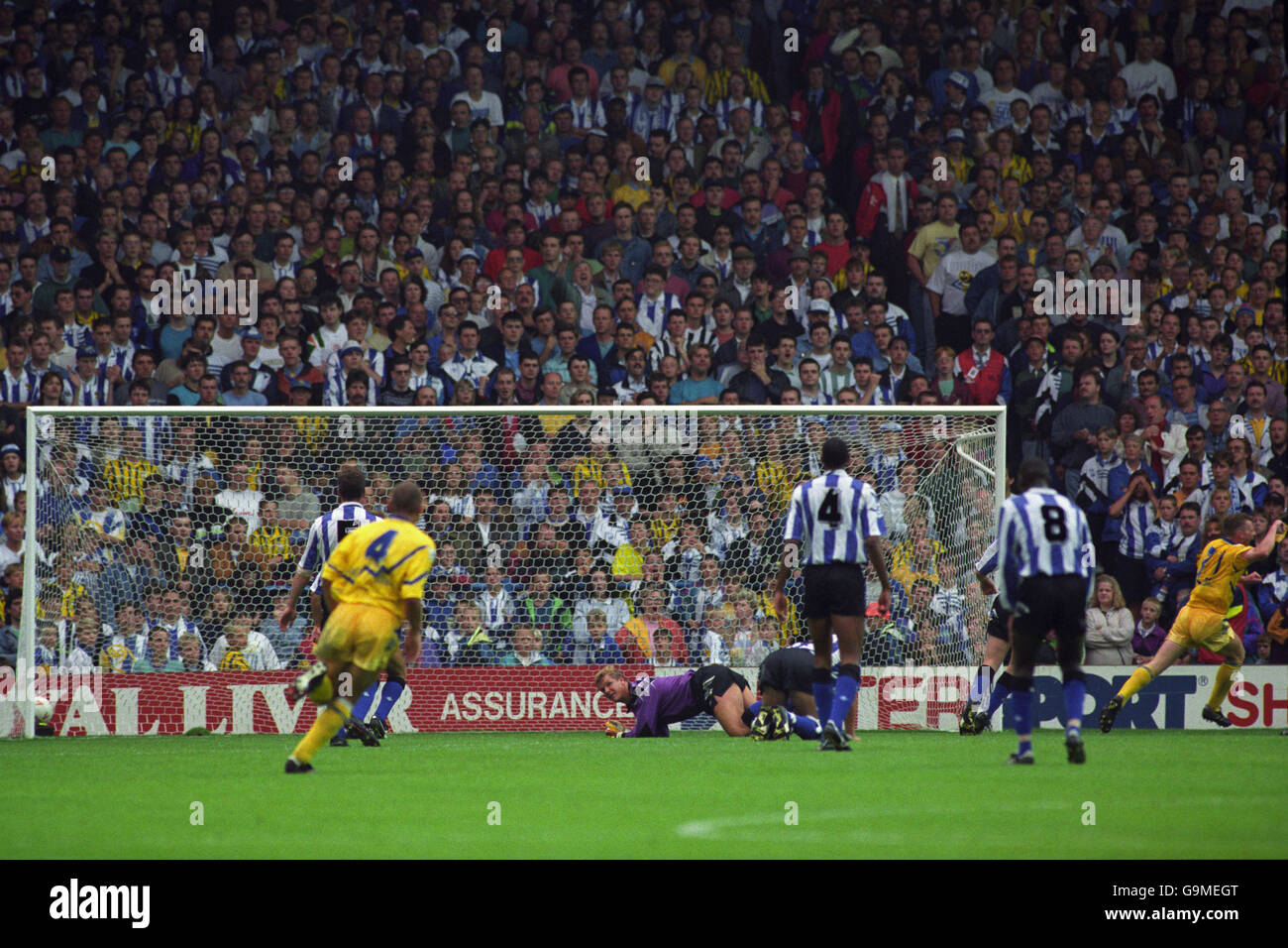 GRAHAM STUART (CHELSEA, FAR RIGHT) CELEBRATES AFTER SCORING. SHEFFIELD ...
