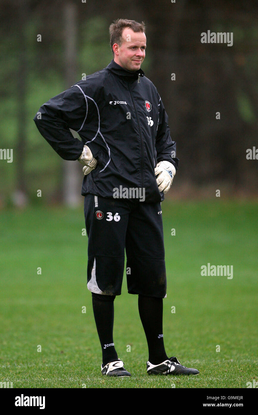Soccer - Charlton Athletic Training - Sparrows Lane Stock Photo - Alamy
