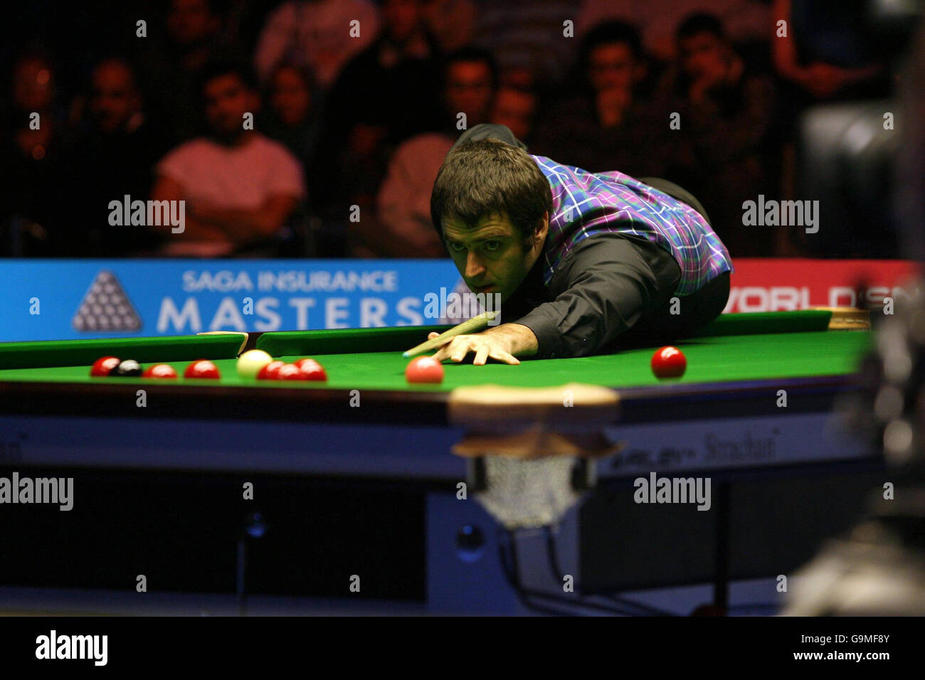 Ronnie osullivan in action saga insurance masters 2007 wembley arena hi ...