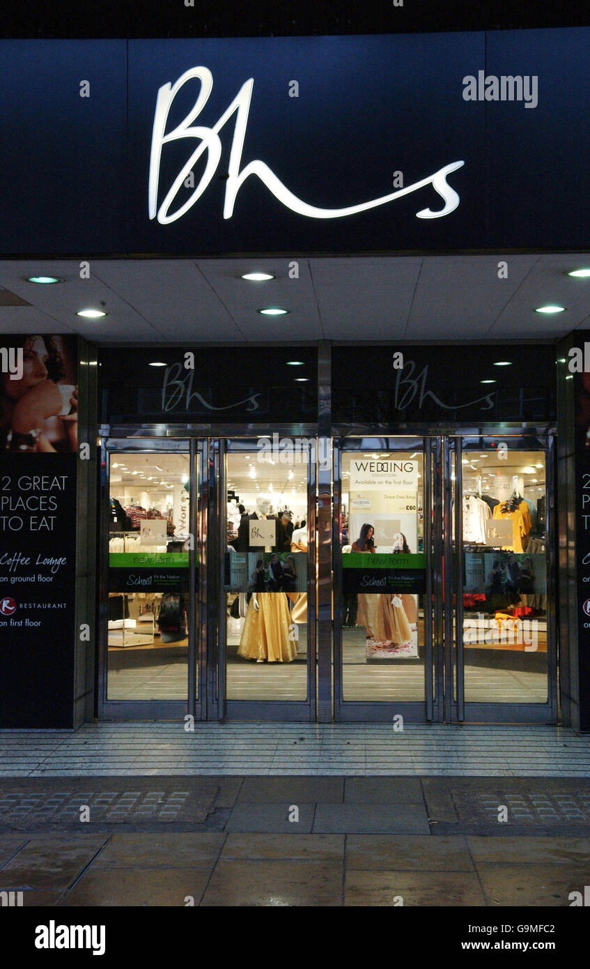 Oxford Street Shops Stock Photo - Alamy