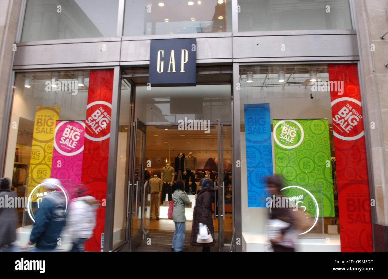 Gap store in oxford street hi-res stock photography and images - Alamy