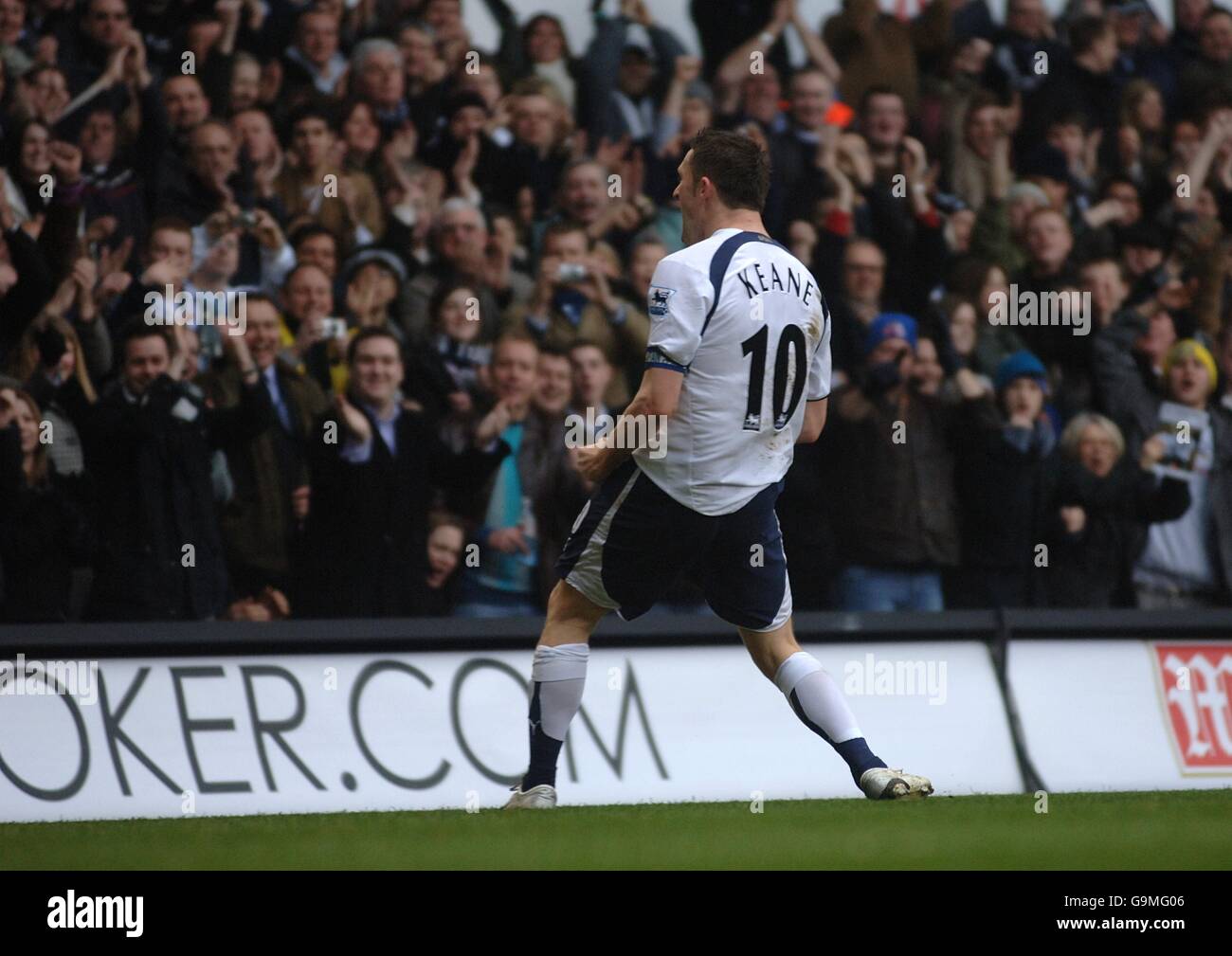 Tottenham hotspurs robbie keane celebrates scoring hi-res stock ...
