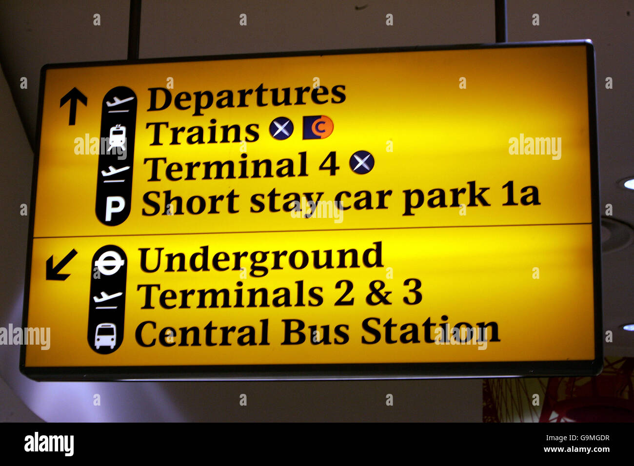 Generic stock Heathrow. Signs at London's Heathrow Airport Stock Photo ...