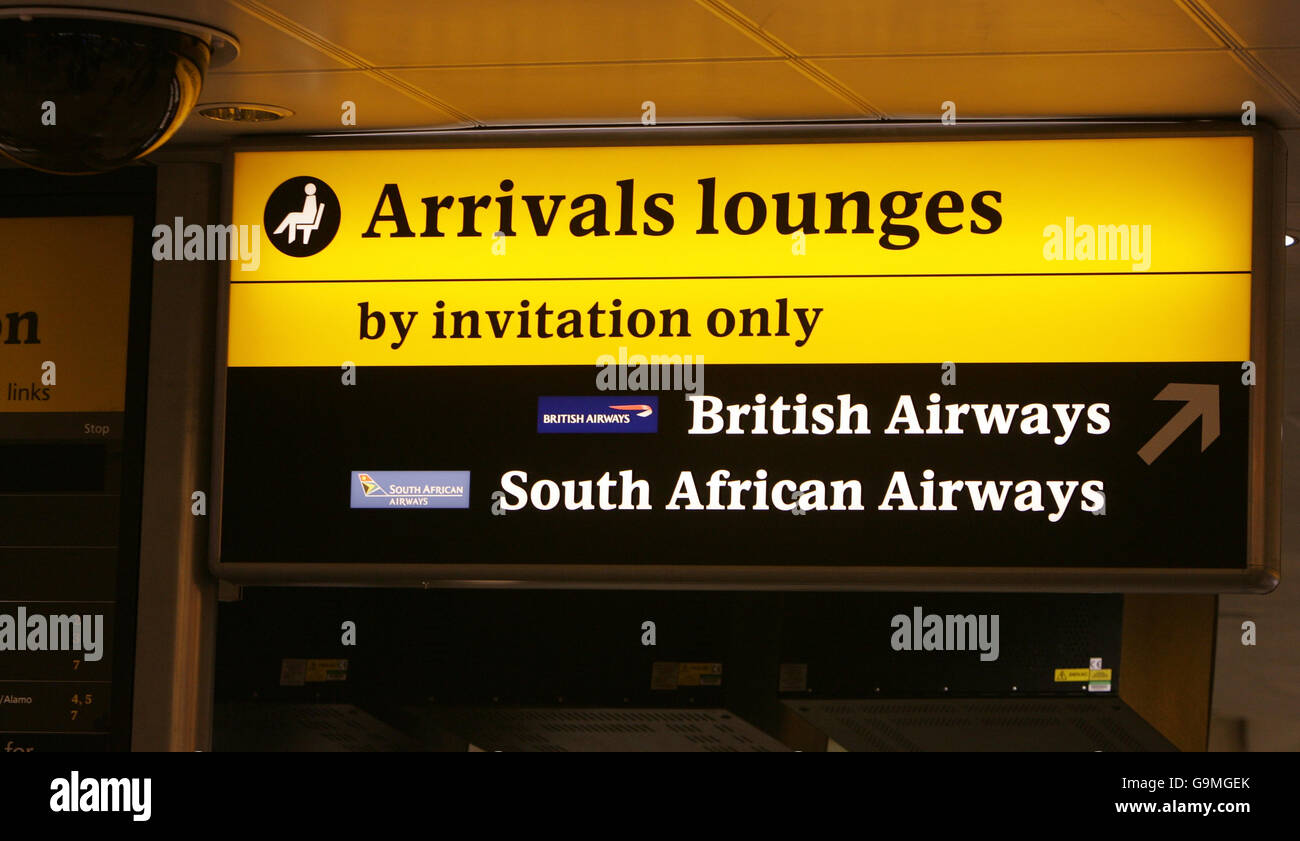Generic stock Heathrow. Signs at London's Heathrow Airport Stock Photo ...