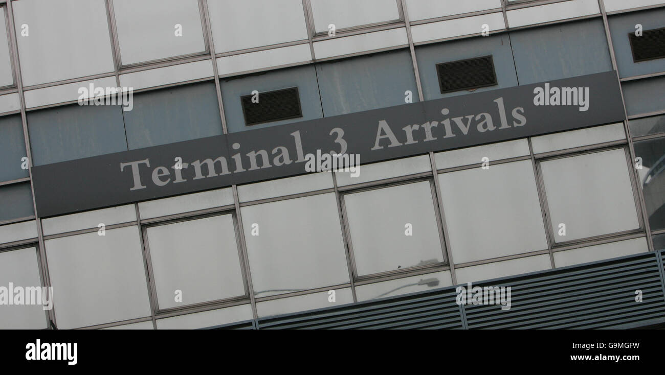 Heathrow terminal 3 arrivals hi-res stock photography and images - Alamy