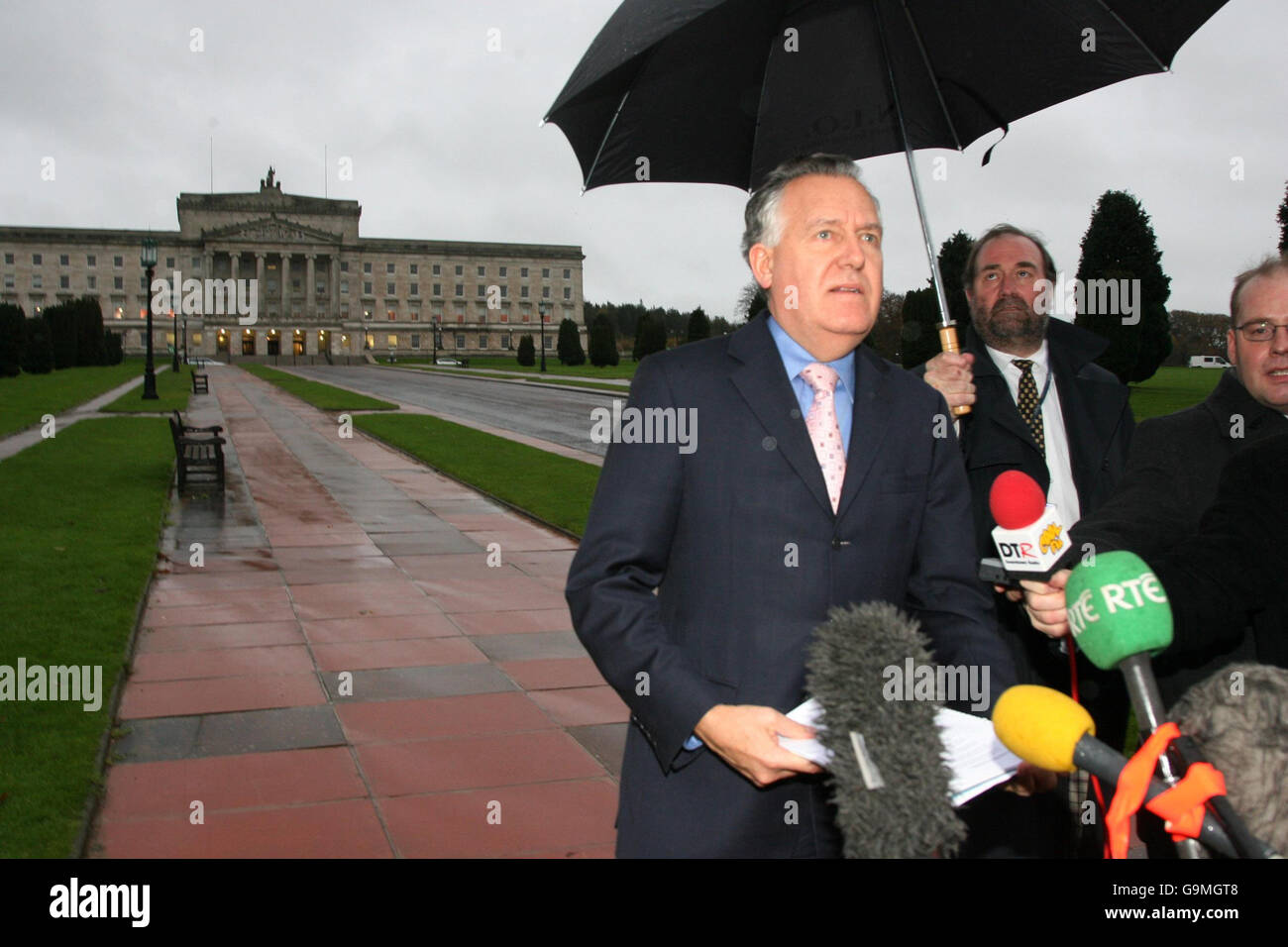 Peter Hain outside Stormont after Michael Stone forced the suspension ...