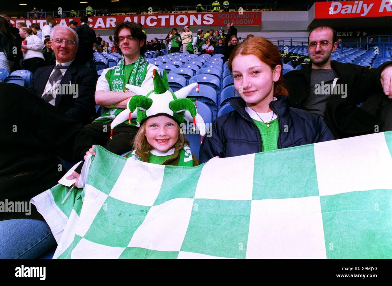 Female scottish football fans hi-res stock photography and images - Alamy