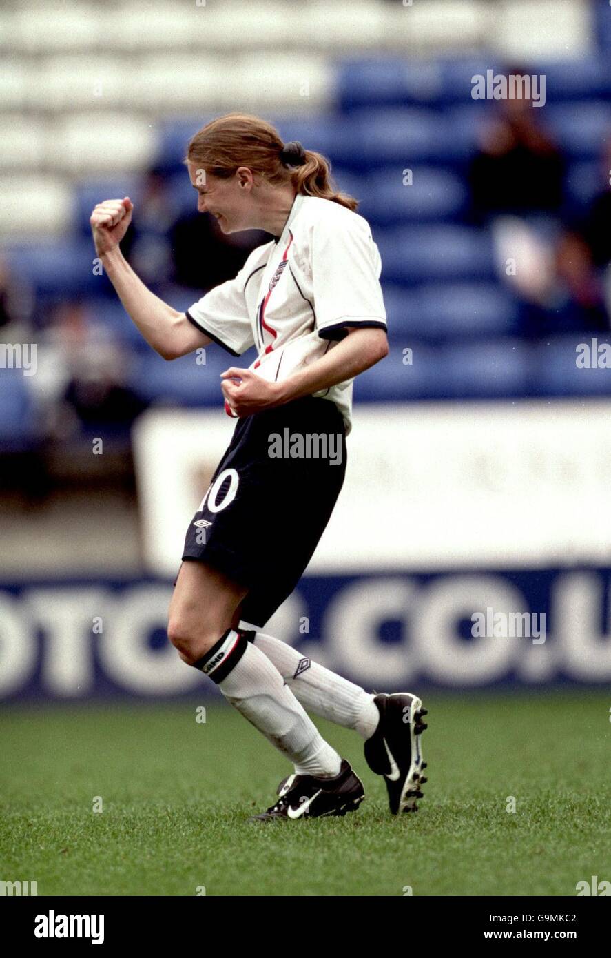 England's Angela Banks celebrates scoring the winning goal against ...