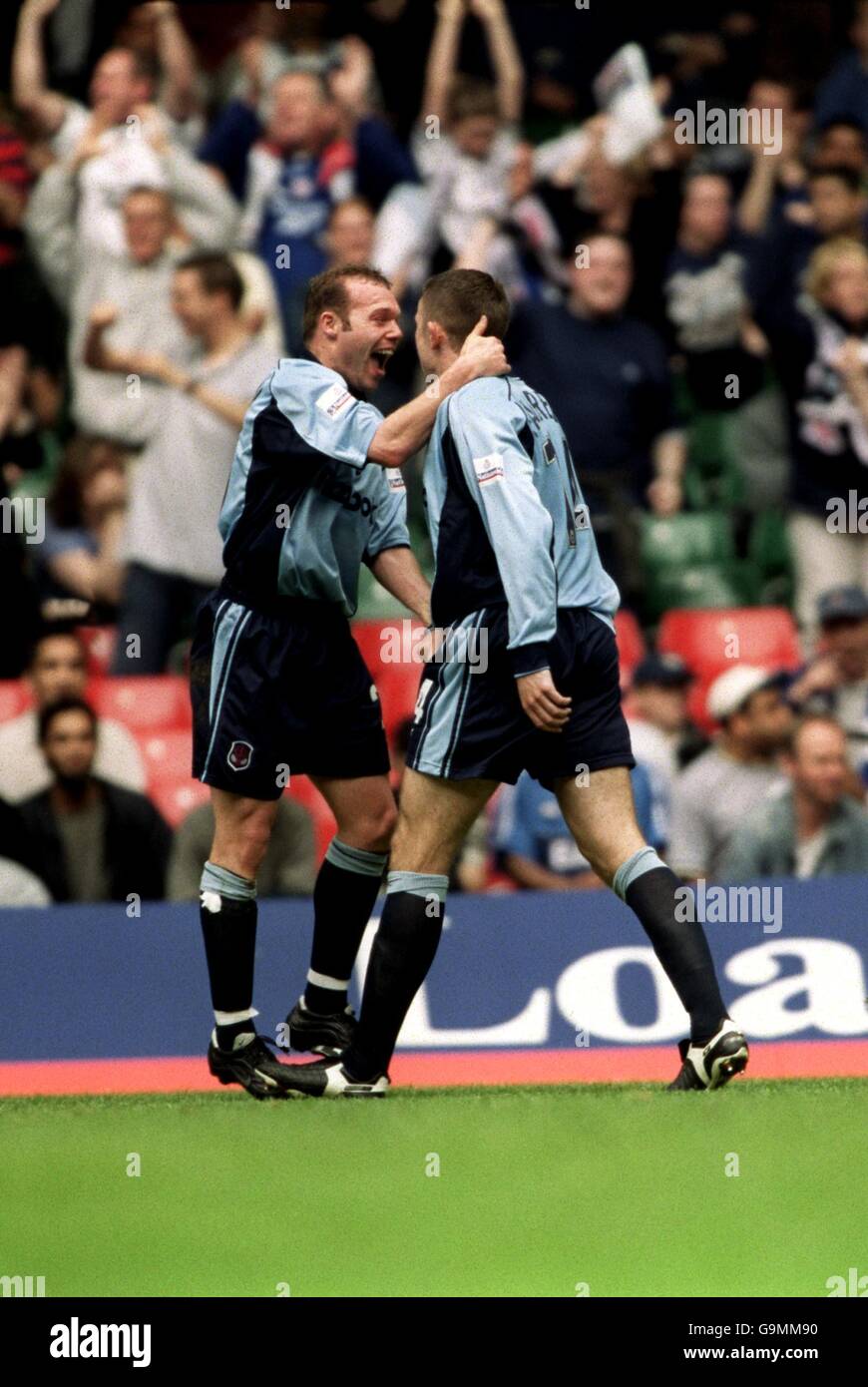 Scoring opening goal against bolton wanderers hi-res stock photography ...
