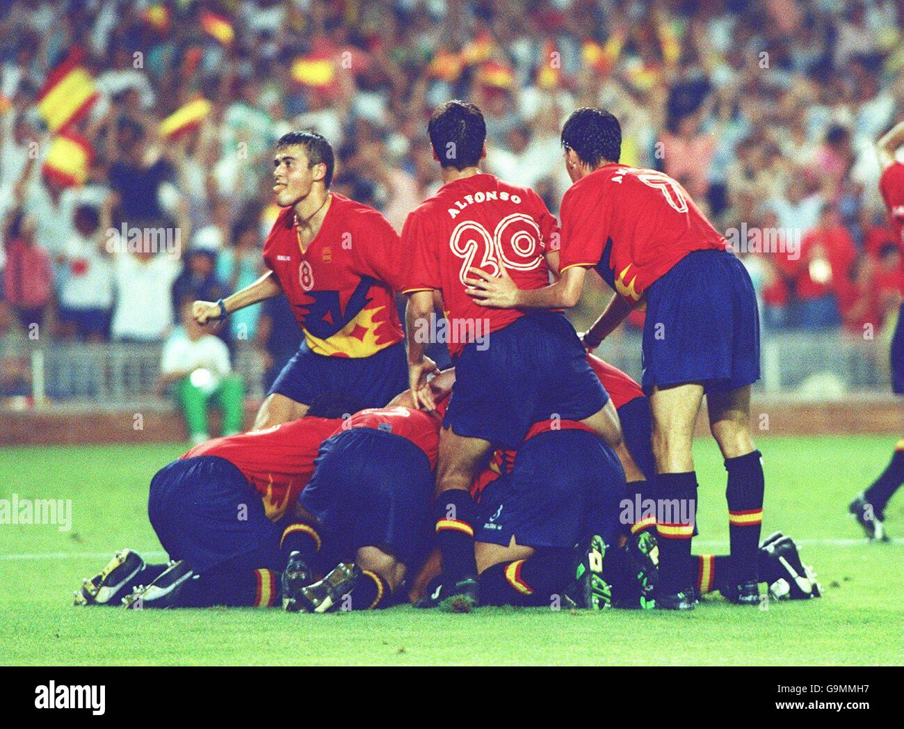 Spain esp celebrate winning the gold medal hi-res stock photography and ...
