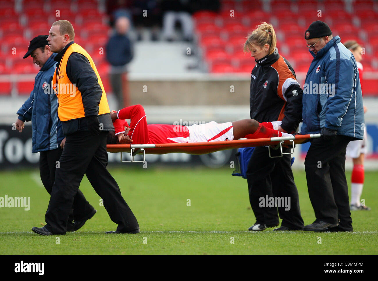 Stretcher football utd hi-res stock photography and images - Alamy
