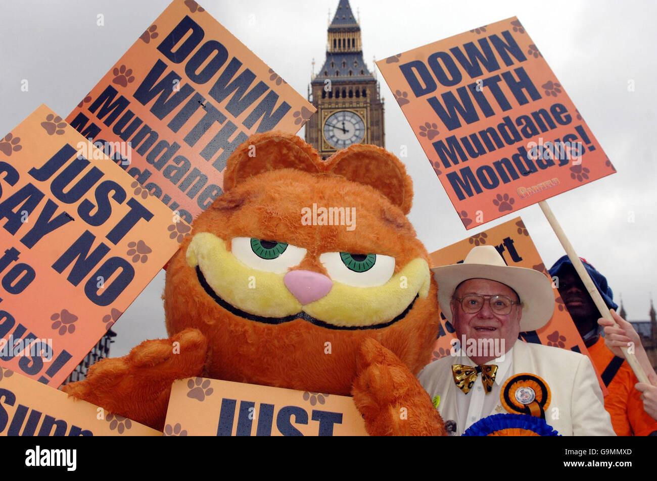 Monster raving loony party cat hi-res stock photography and images - Alamy