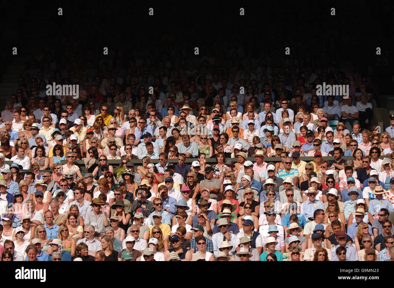Tennis crowd spectators wimbledoncollection wimbledonfans hi-res stock ...