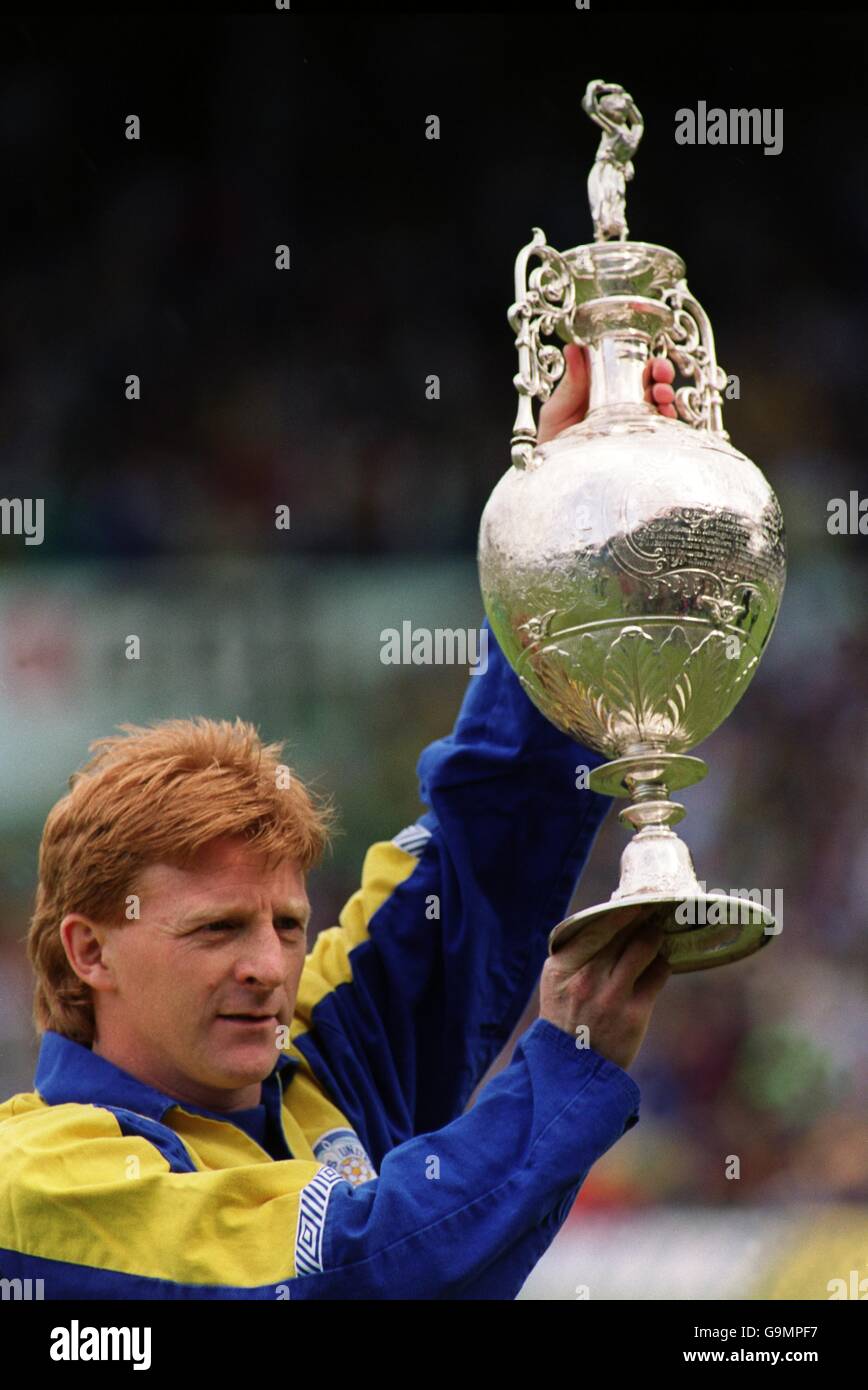 Leeds Gordon Strachan High Resolution Stock Photography and Images - Alamy