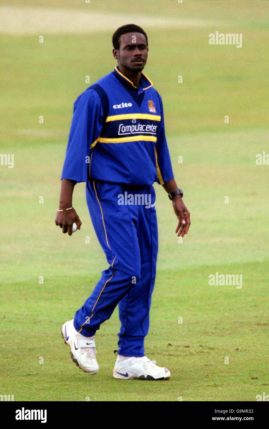 Cricket - Norwich Union League Division One - Surrey Lions v Somerset ...