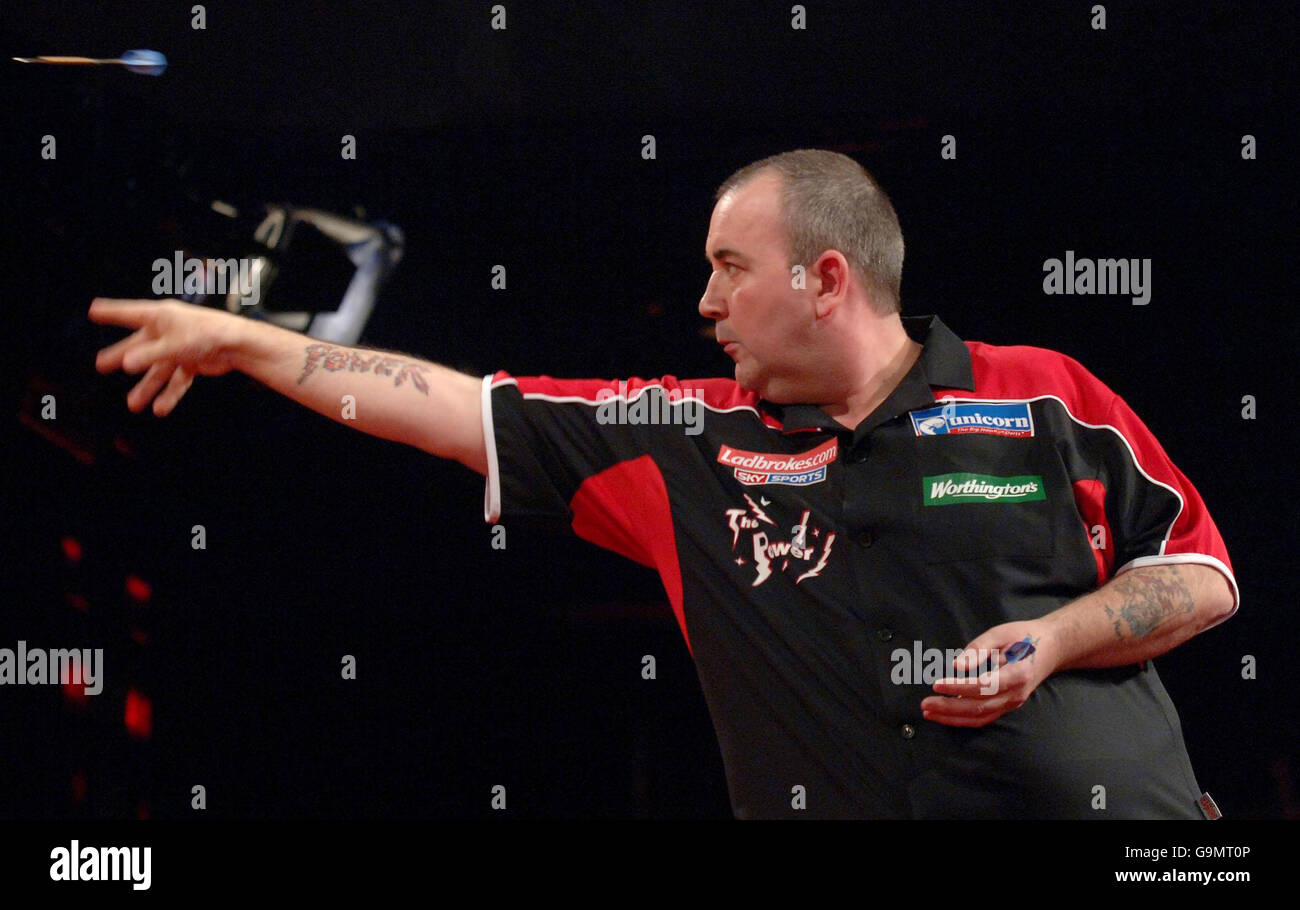 Half length pdc the power hi-res stock photography and images - Alamy