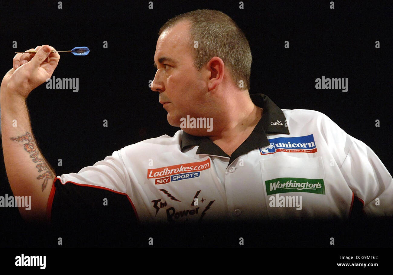 Darts - PDC Ladbrokes.com World Championships - Purfleet. England's ...