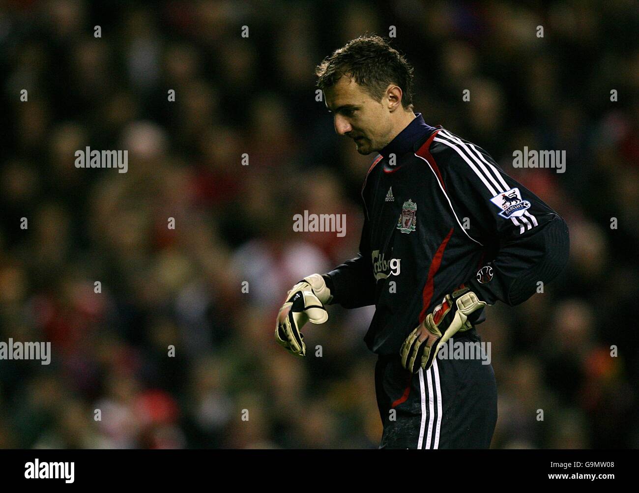 Jerzy dudek the liverpool goalkeeper hi-res stock photography and ...