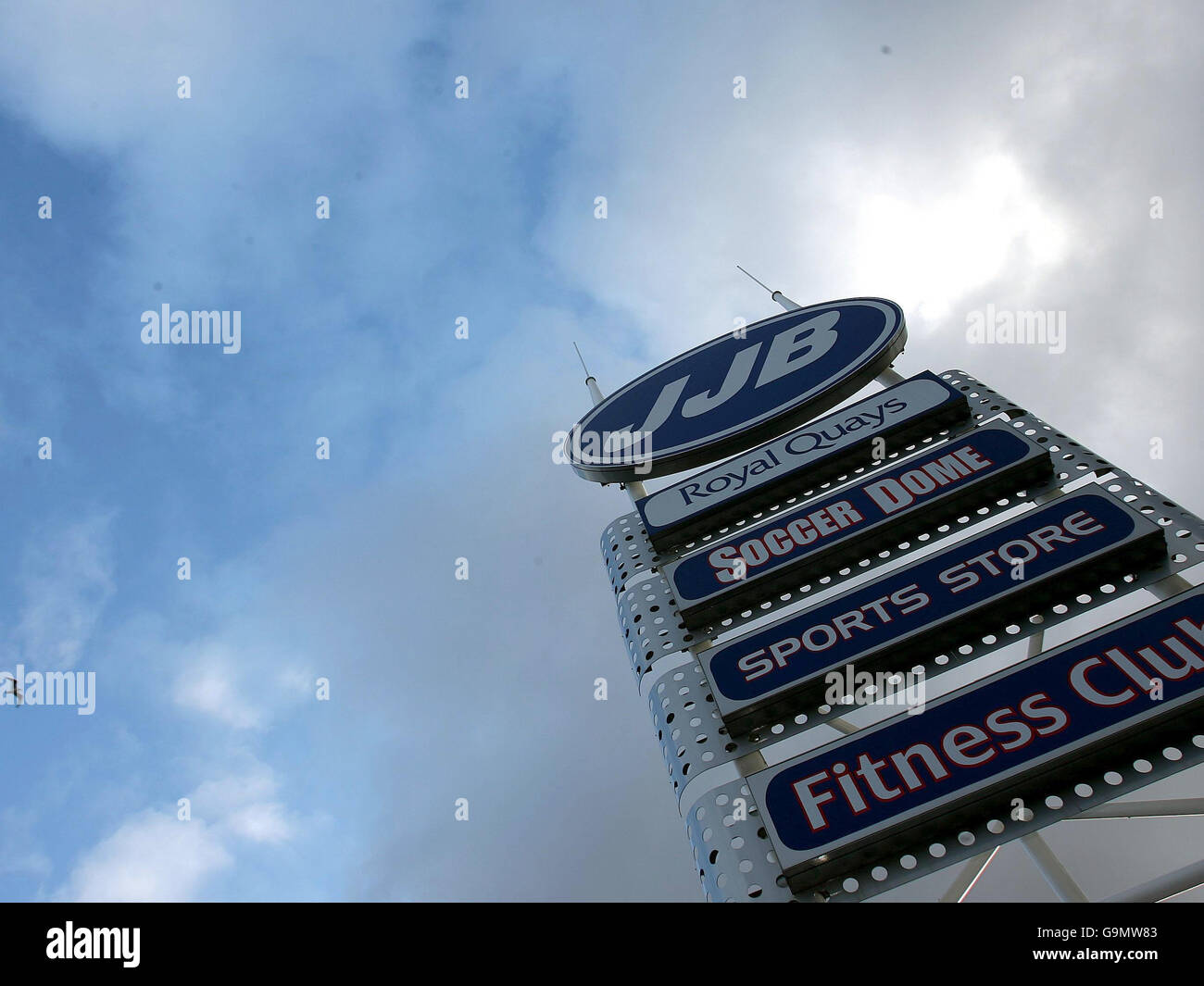 Jjb sports sign hi-res stock photography and images - Alamy