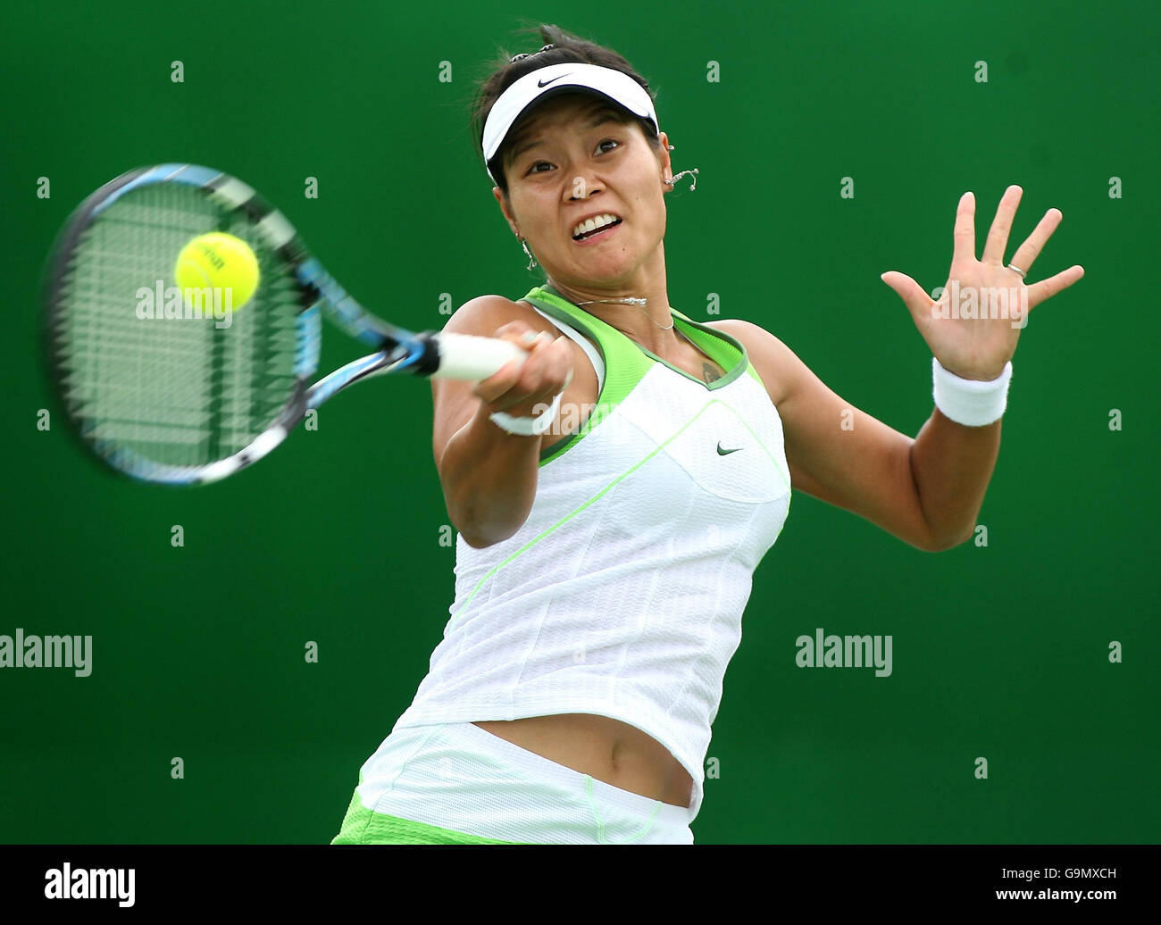 Tennis - Australian Open - Day Three - Melbourne Stock Photo - Alamy