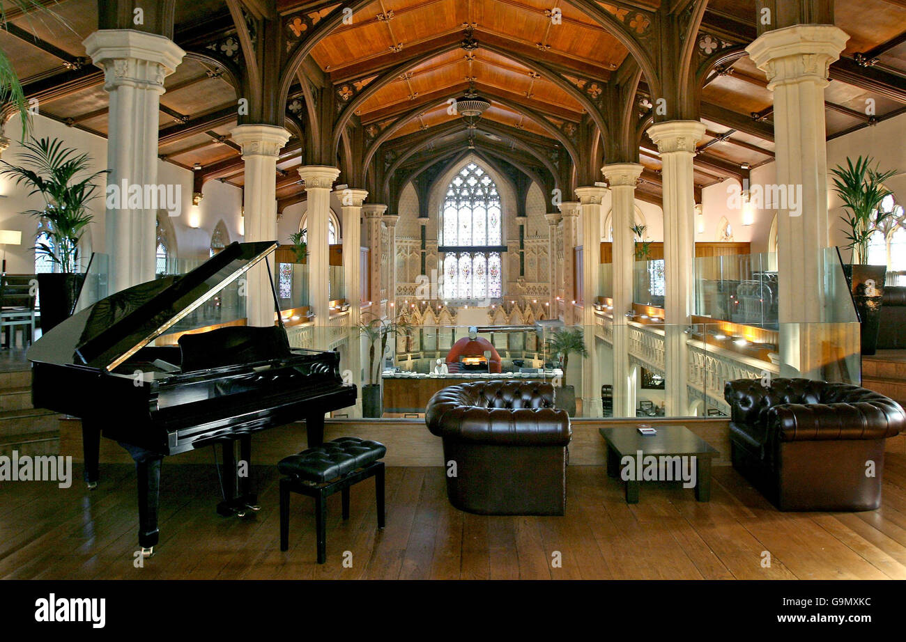 Suffolk square cheltenham hi-res stock photography and images - Alamy