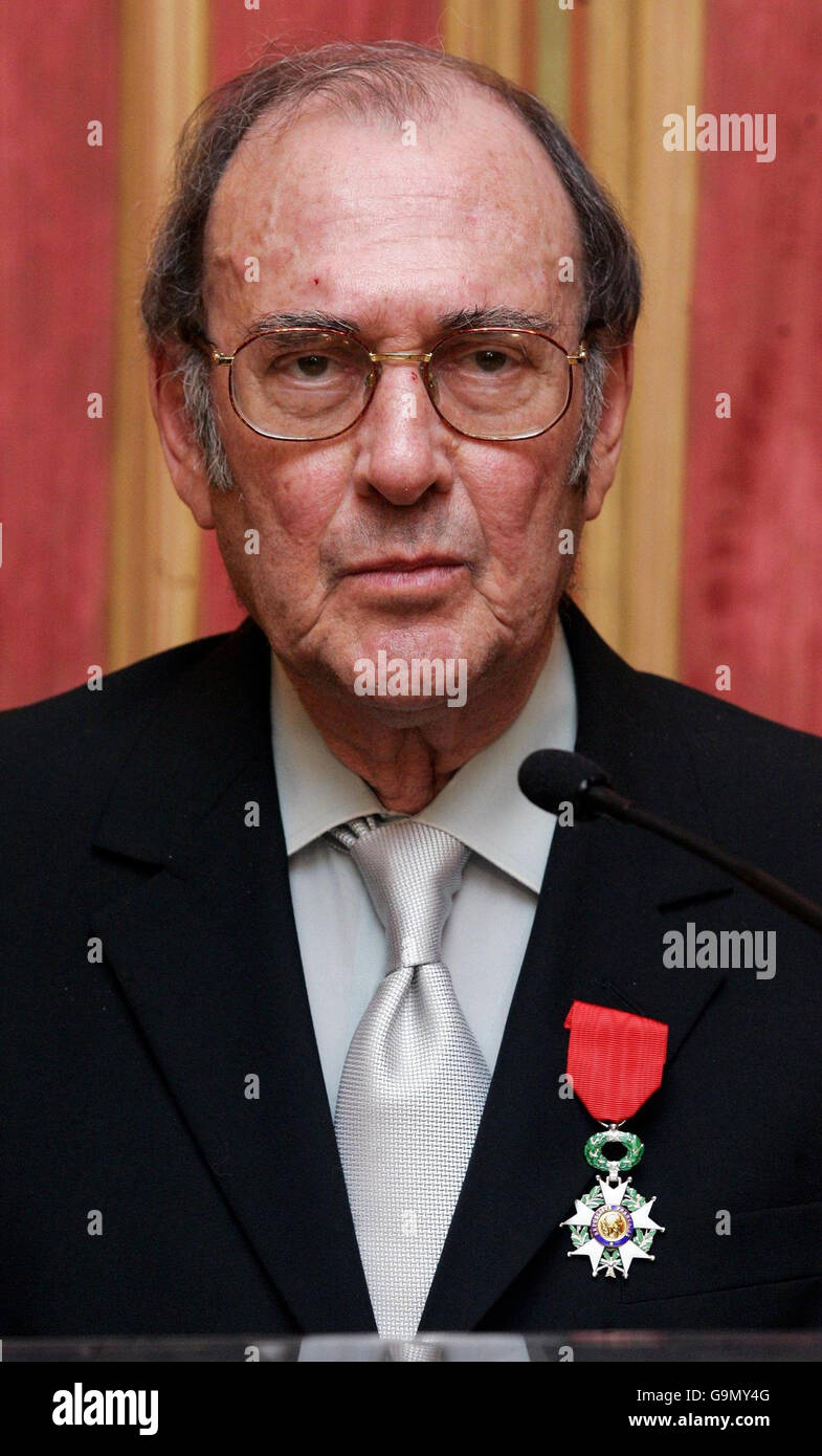Playwright harold pinter hi-res stock photography and images - Alamy