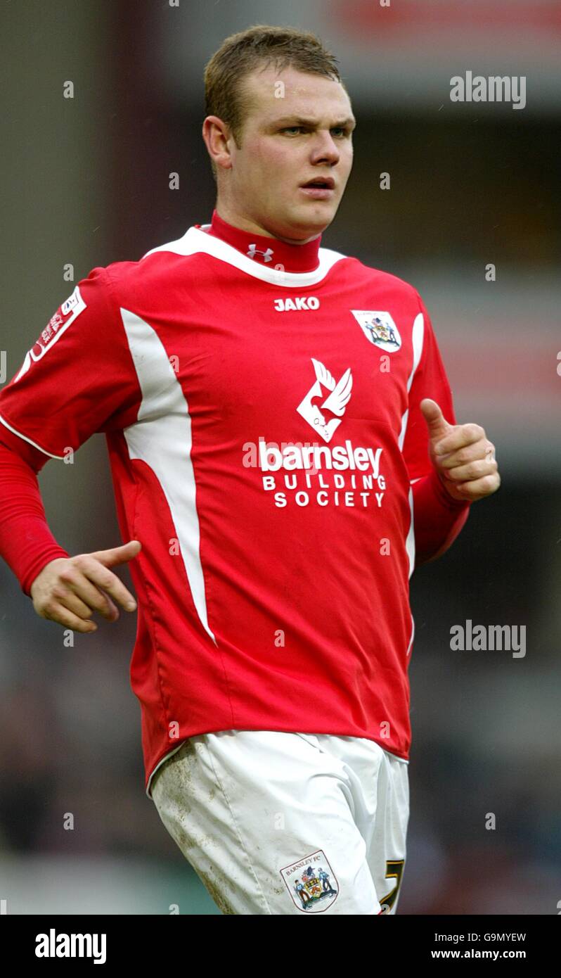 Soccer coca cola championship barnsley v sheffield wednesday oakwell hi ...