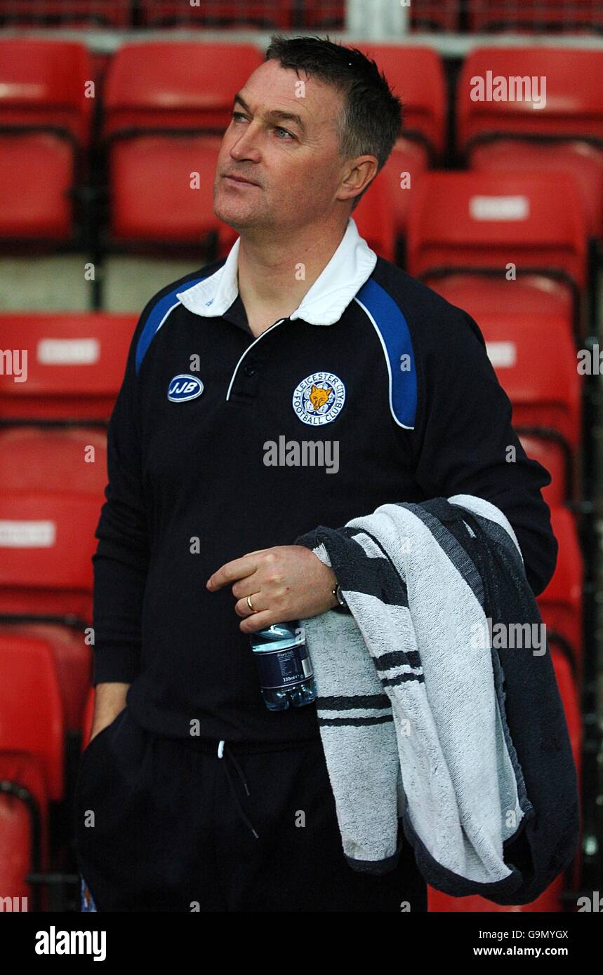 Soccer - Coca-Cola Championship - Southampton v Leicester City - St Mary's. Rob Kelly, Leicester ...