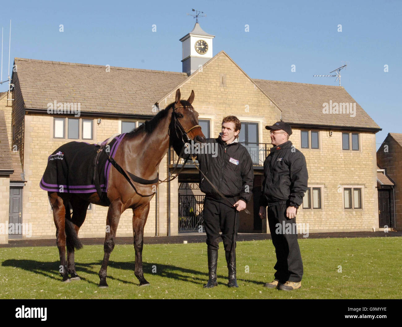 Horse Racing - Jonjo O'Neill stable visit - Jackdaws Castle Stock Photo ...