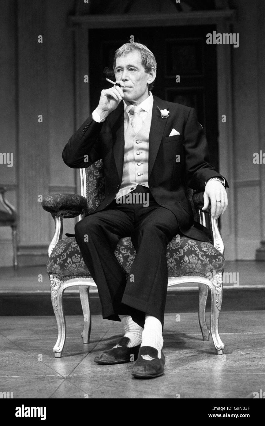 Throne room scene for actor Peter O'Toole as King Magnus during ...