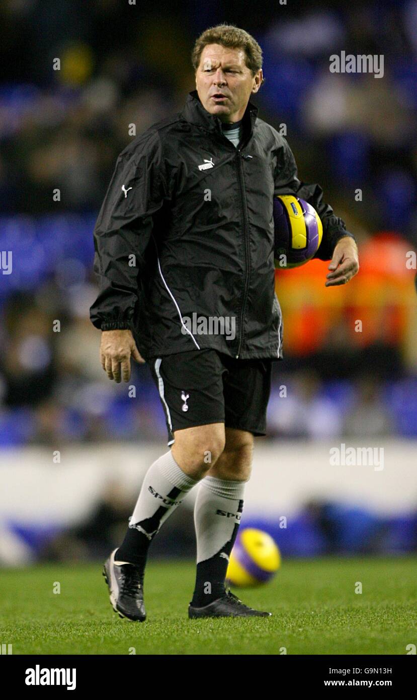Tottenham hotspur coach clive allen hi-res stock photography and images ...