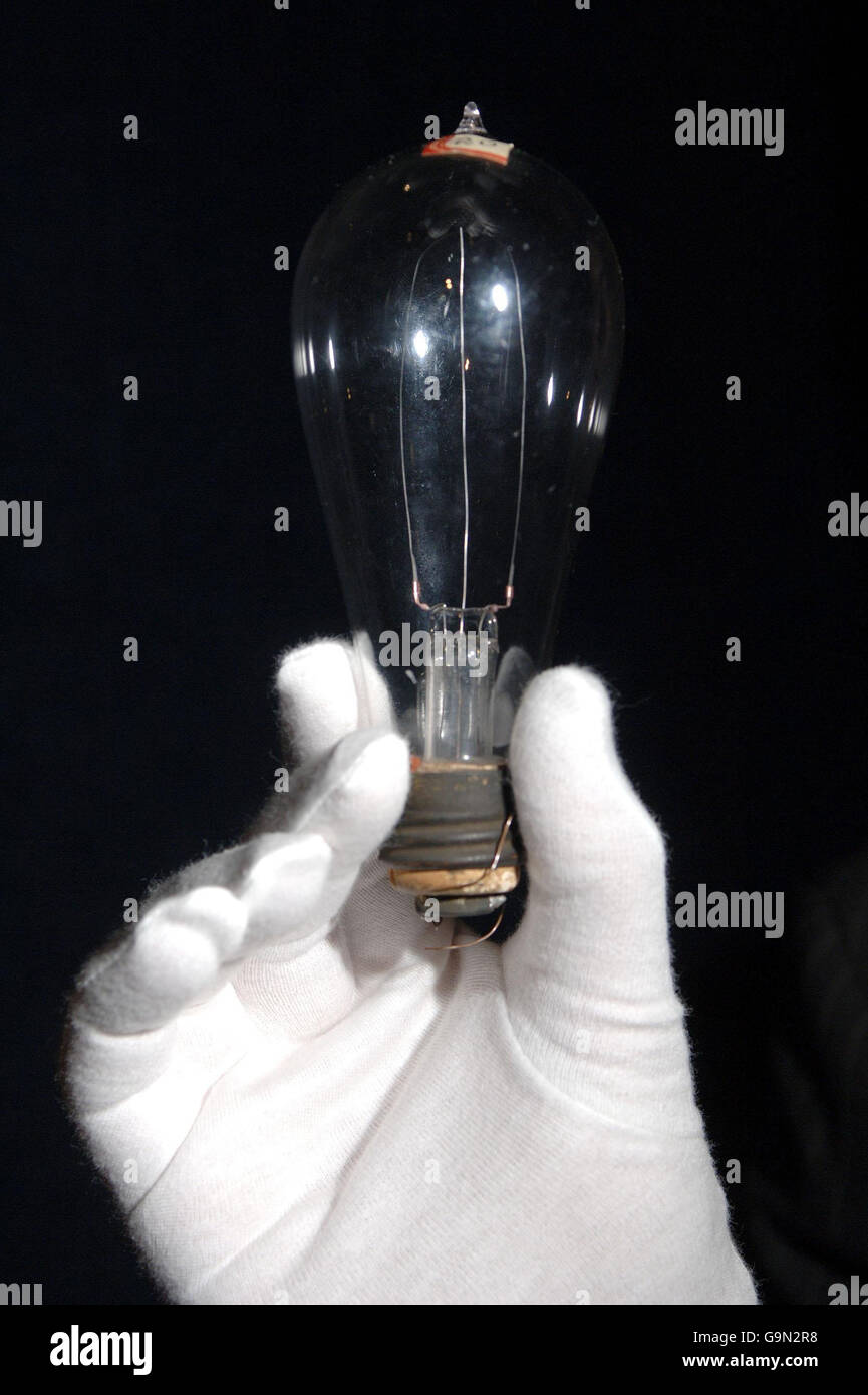 Edison bulbs go on sale. 200-300,000 Stock Photo - Alamy