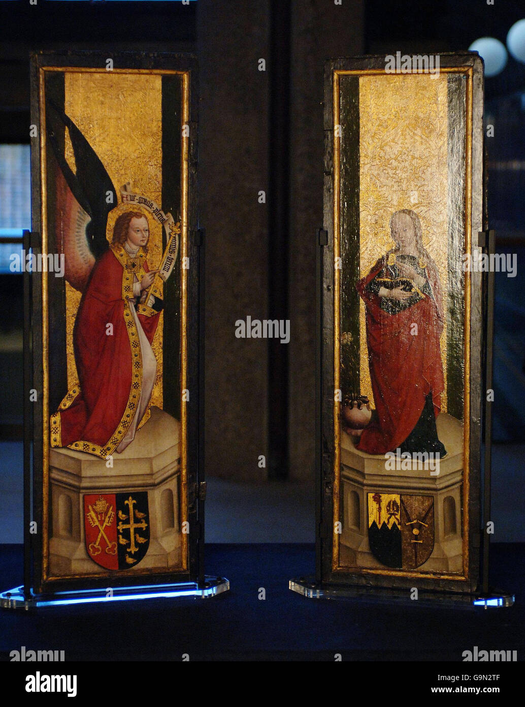 Altar panels hi-res stock photography and images - Alamy