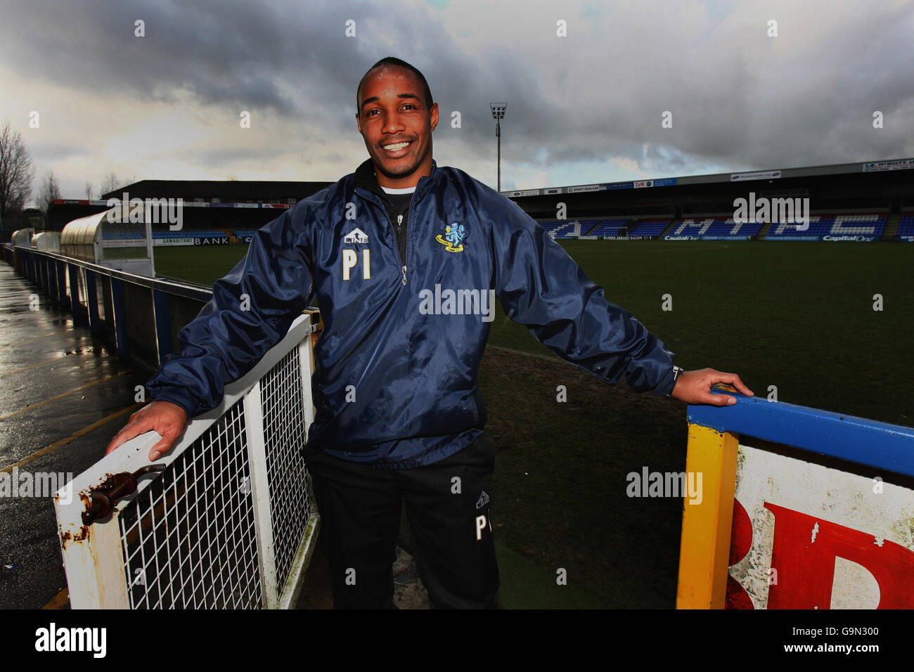 Soccer - Macclesfield Town training - Moss Rose Ground Stock Photo - Alamy