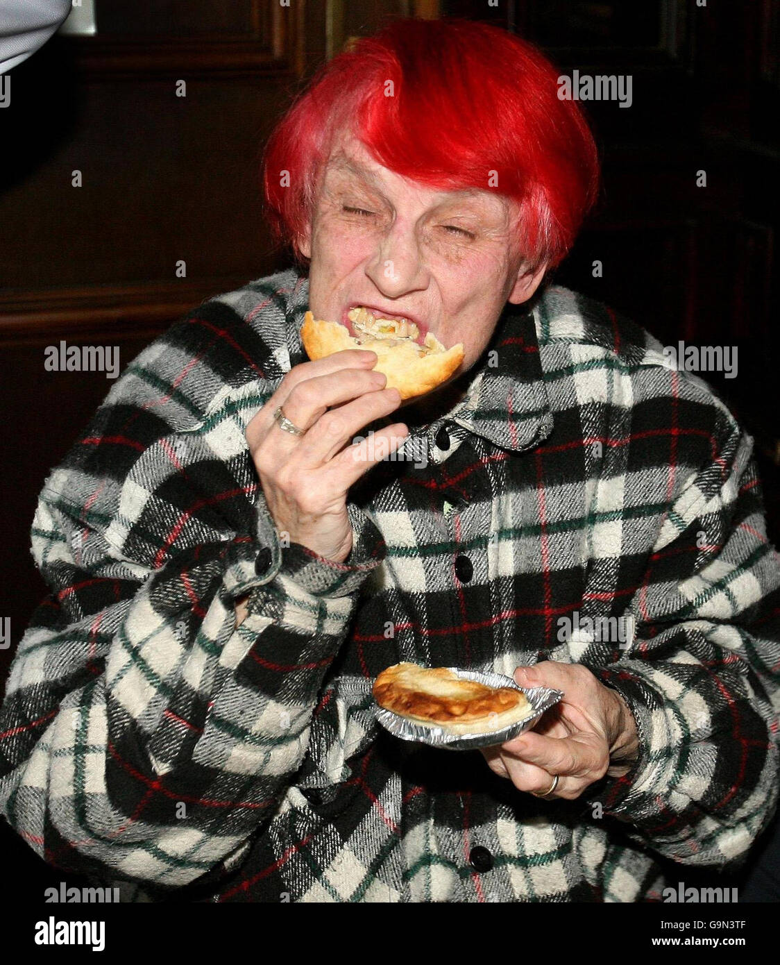 Half length mid top competing eating red hair mangsb hi-res stock ...