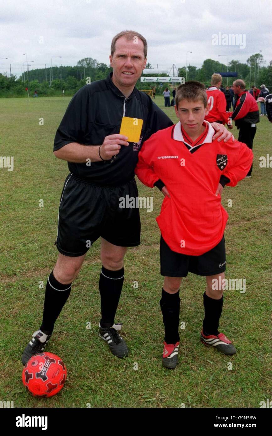 Soccer - non league soccer - Referee Peter Jones Feature - Quornament 6 ...