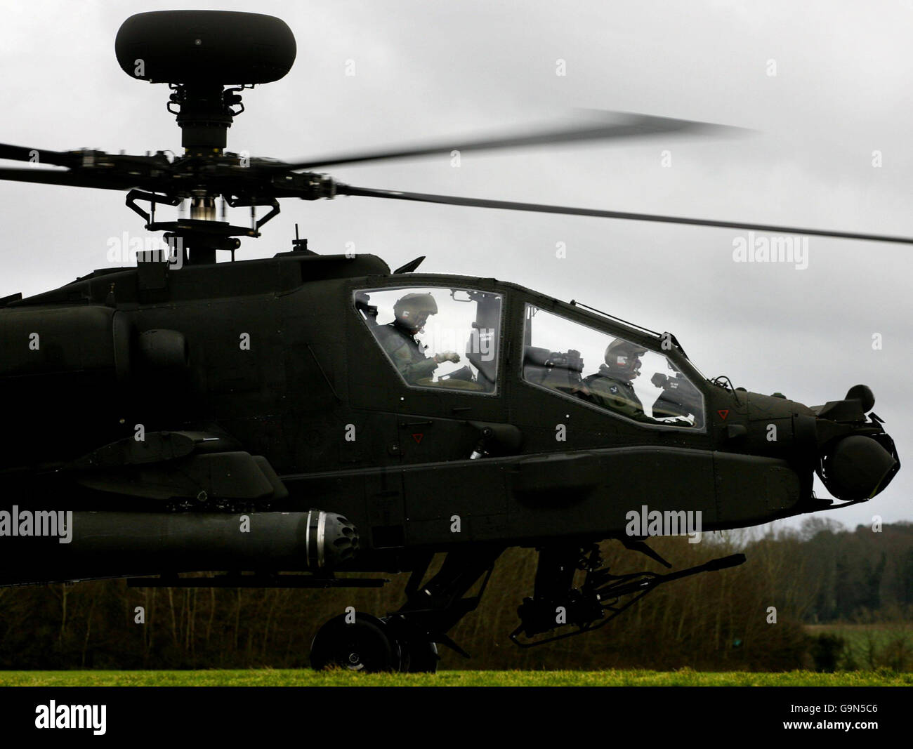 Apache attack helicopter Stock Photo - Alamy