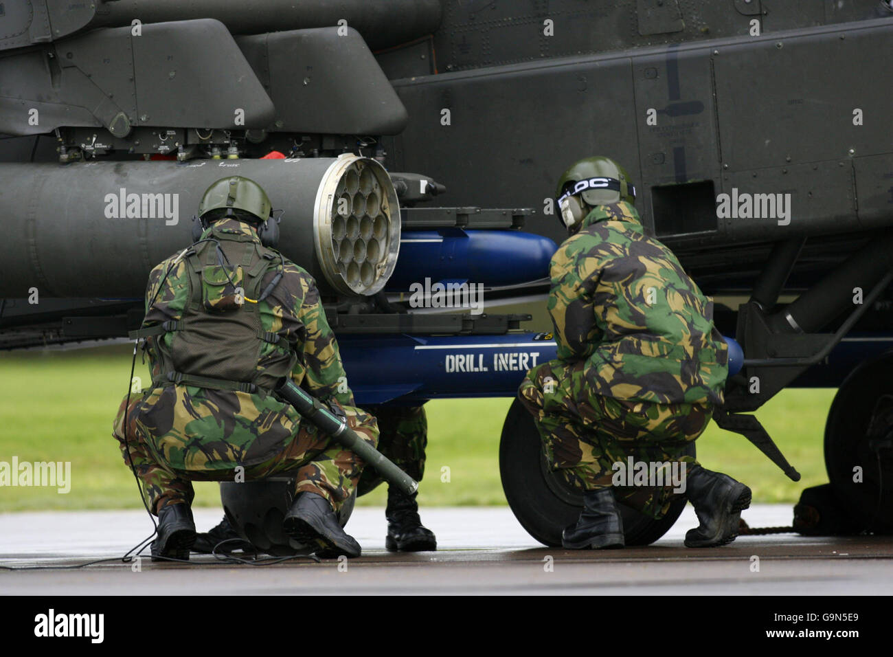 Apache attack helicopter Stock Photo - Alamy