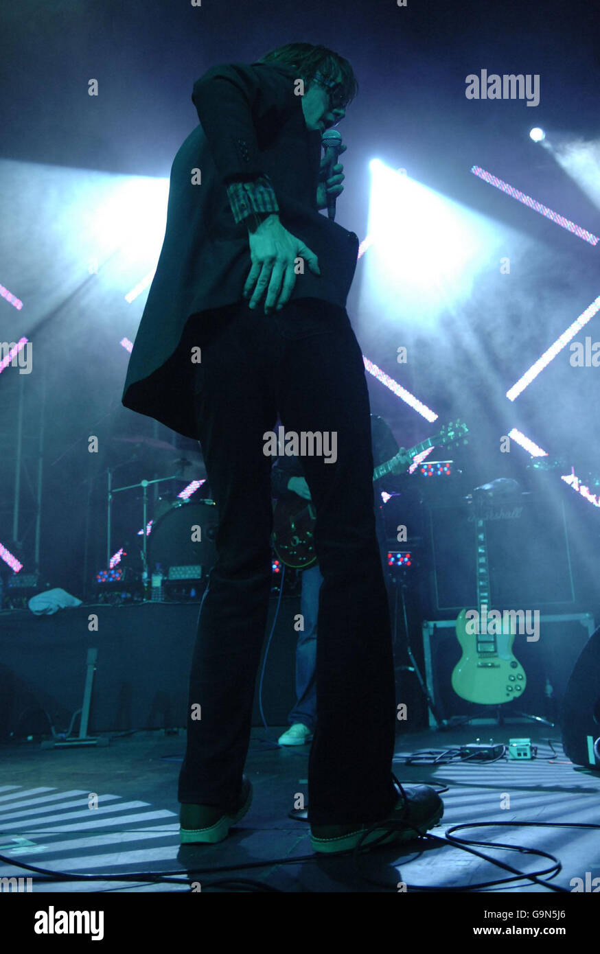 Jarvis cocker live at the roundhouse london hi-res stock photography ...
