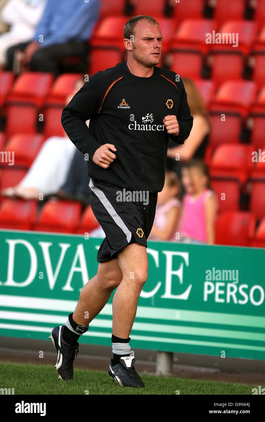 Michael oakes wolverhampton wanderers hi-res stock photography and ...